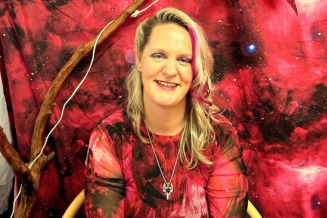 Psychic medium offers readings, 'Paranormal Parlor' talks in new Ormond ...