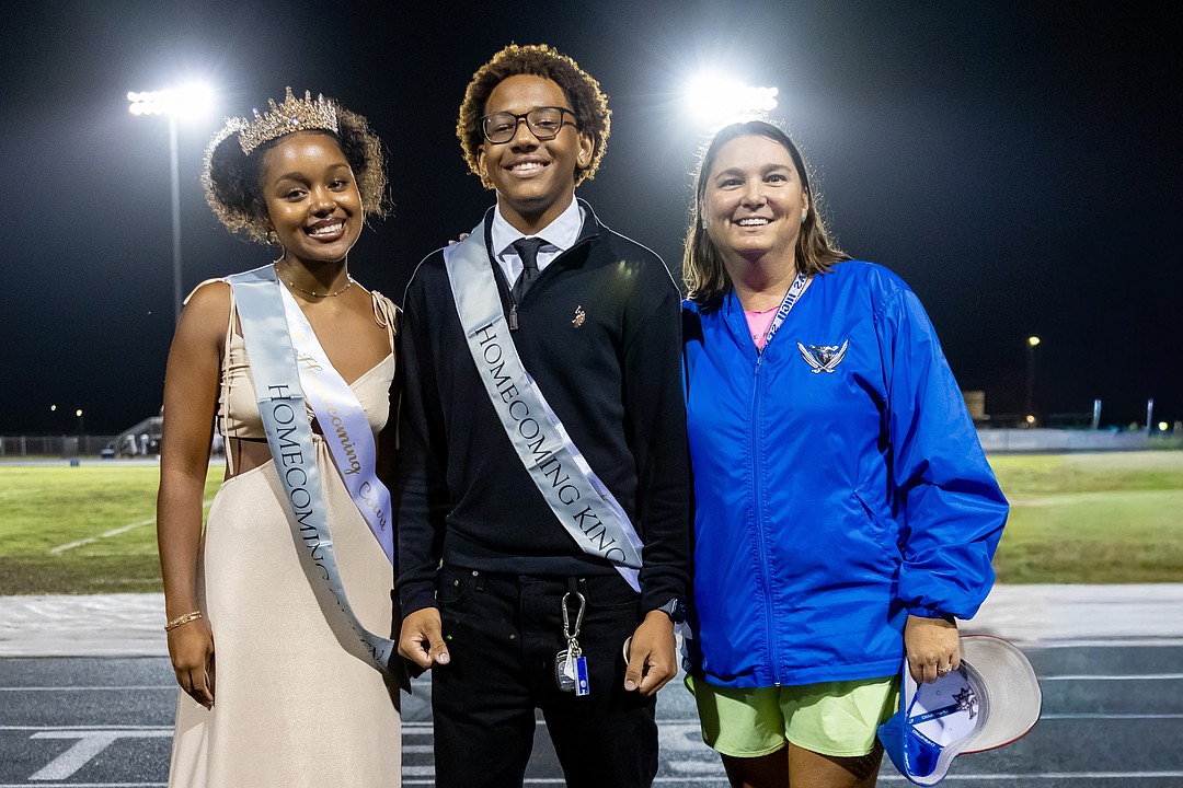Pirate royalty: Paityn Lawrence and KJ Gilpin crowned Matanzas High ...