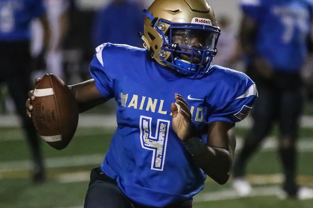 Keith dominates in Bucs' playoff win over Booker T. Washington ...