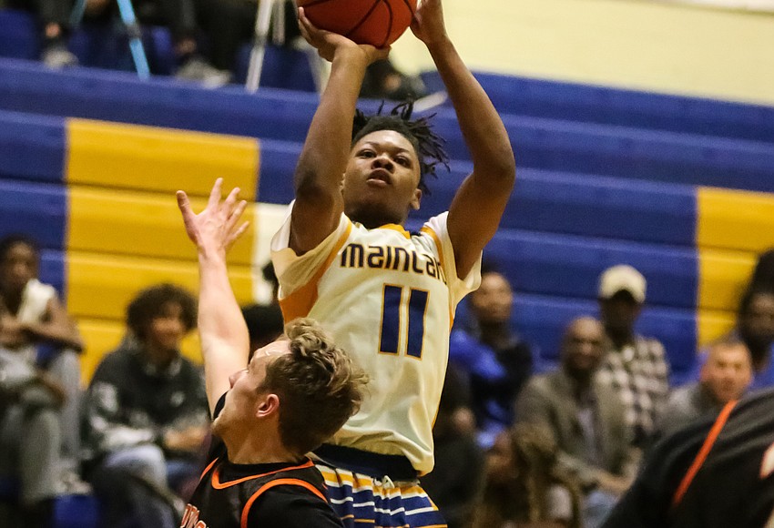 Bucs down Hawks behind stellar night from guard Jordan Sears | Observer ...