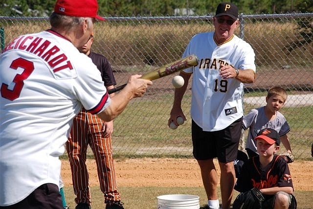 MLB Hall of Famers slide into town for KinderVision fundraiser ...