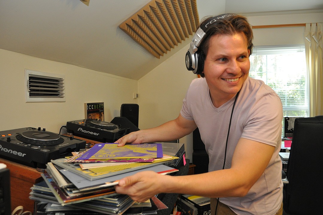 DJ Magnus at the turntable (VIDEO) | Your Observer