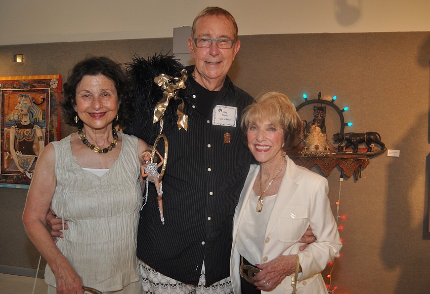 Your Observer | Photo - Marsha Roth, Ray Peper, Doris Kaplan