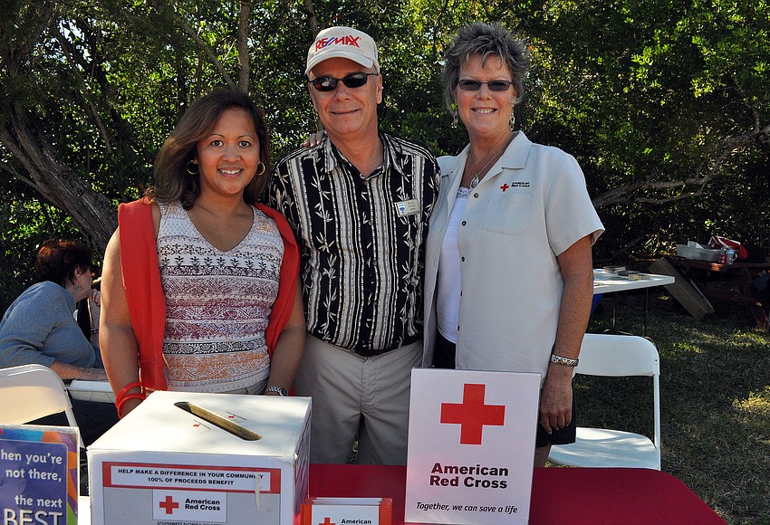 Your Observer | Photo - Beverly Arias, Benny Kimsey and Kimberley ...