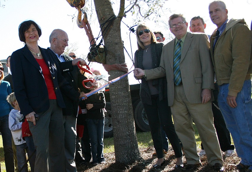 Your Observer | Photo - Commissioners Donna Hayes, Larry Bustle and ...