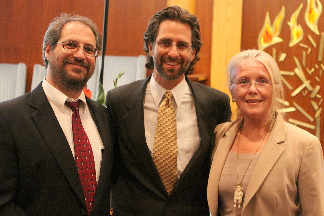 PHOTO GALLERY: Yom Hashoah at Temple Emanu-El | Your Observer