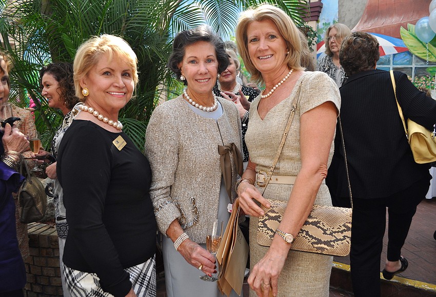 Your Observer | Photo - Margarete Van Antwerpen, Cornelia Matson and ...