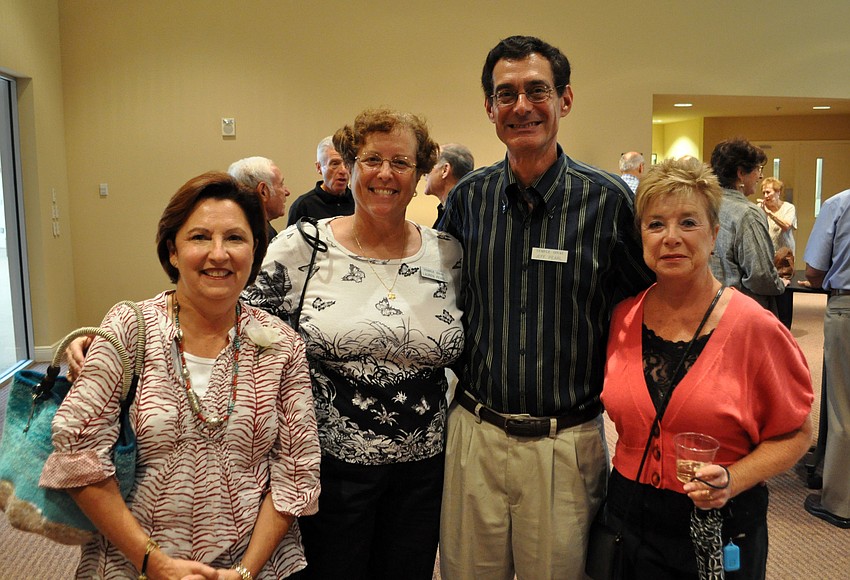 Your Observer | Photo - Joyce Rosenberg, Lauren and Jeff Pearl and Judy ...