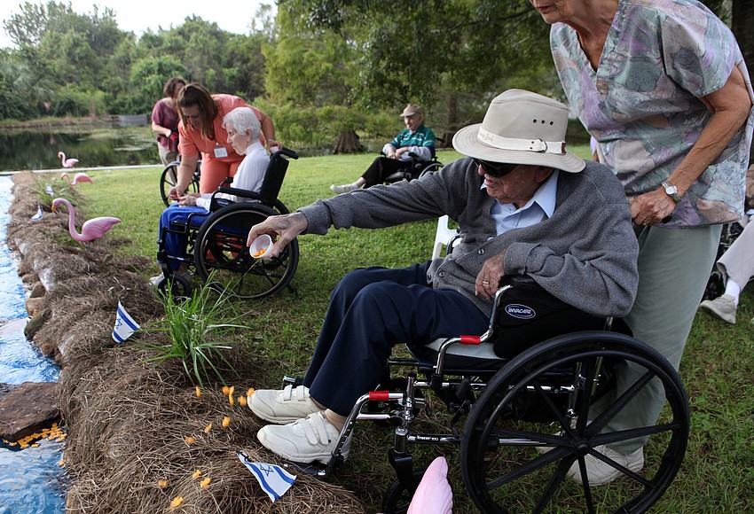 PHOTO GALLERY: Tashlich ceremony at the Kobernick Campus