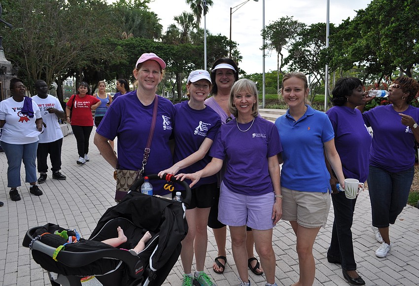 Your Observer | Photo - Erica Bacon, Lynn Bates with her daughter, Elle ...