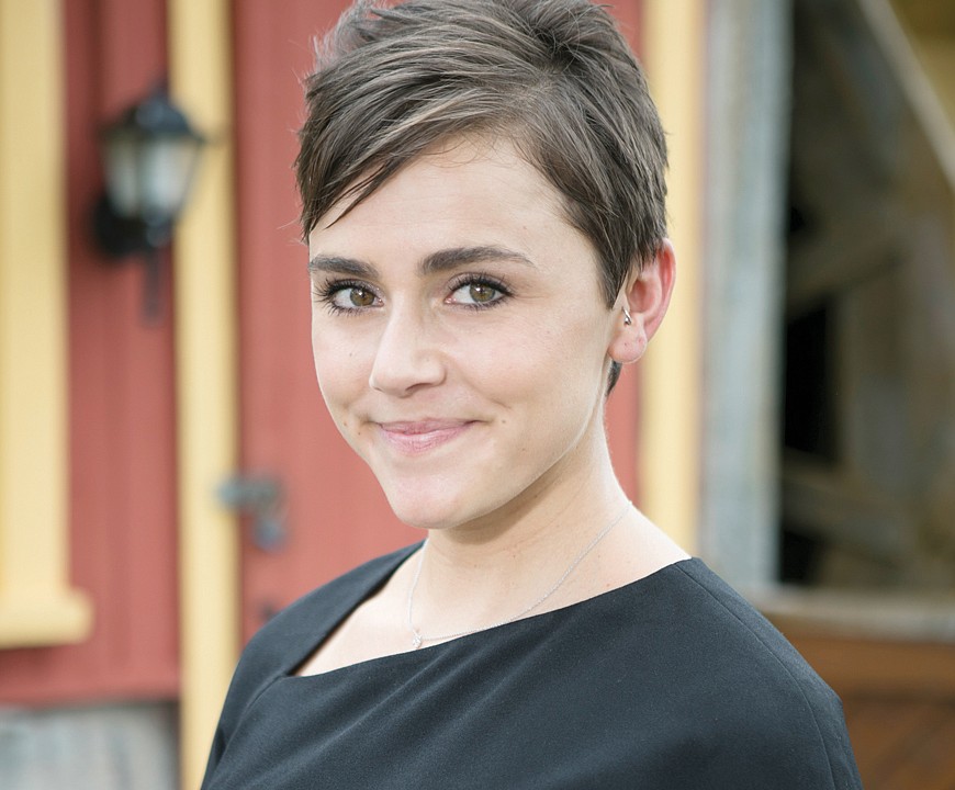 Lindsey Calvert, 28 | Business Observer