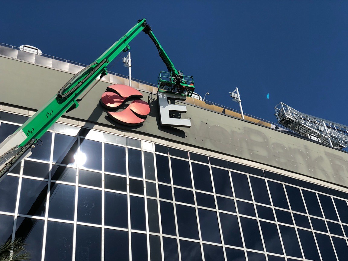 EverBank Field signs coming down at stadium | Jax Daily Record
