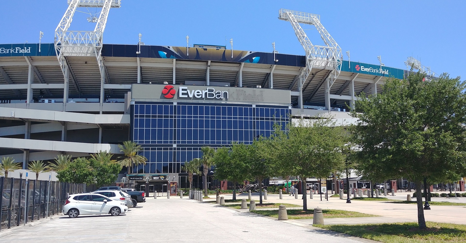 EverBank Field signs coming down at stadium | Jax Daily Record