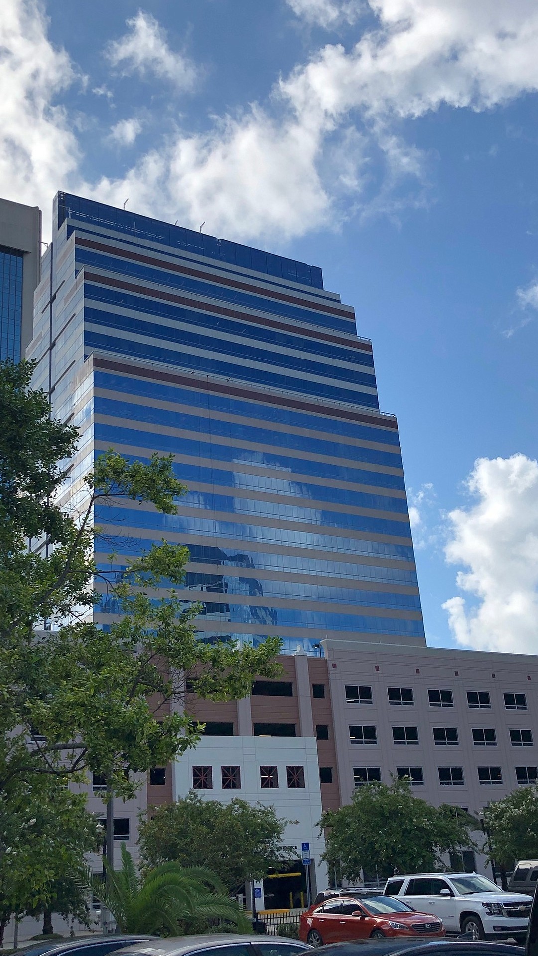 VyStar Credit Union name goes up on its Downtown tower | Jax Daily Record