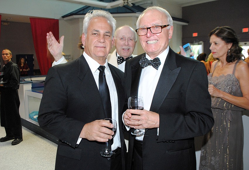 Your Observer | Photo - Dan Dannheisser, photo-bomber Charles Jennings ...