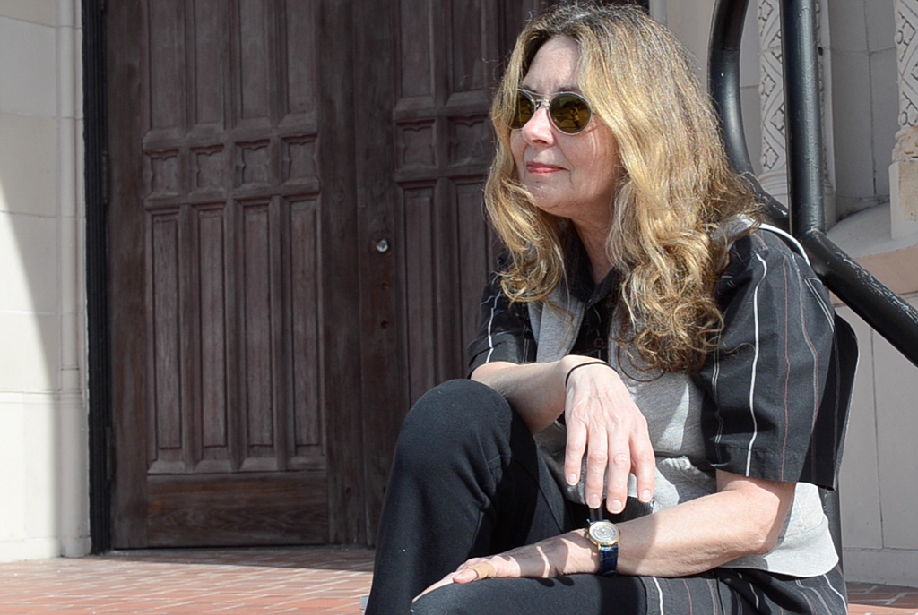 Artist spotlight: Lisa Hoke | Your Observer