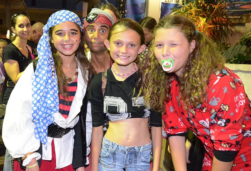 Your Observer | Photo - Grayce and Leslie Roberston, Megan Carley and ...