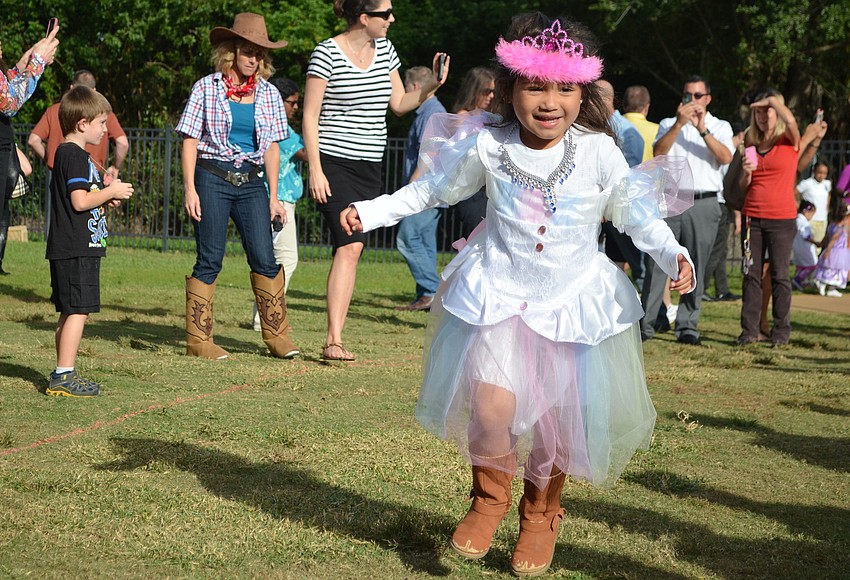 Your Observer | Photo - Layla Viannes in the Primrose Costume Parade