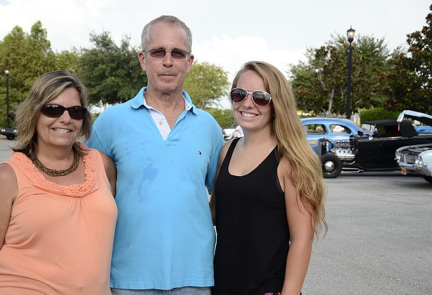 Your Observer | Photo - Vicki, Blair, and Hailey Crooke saw the car ...