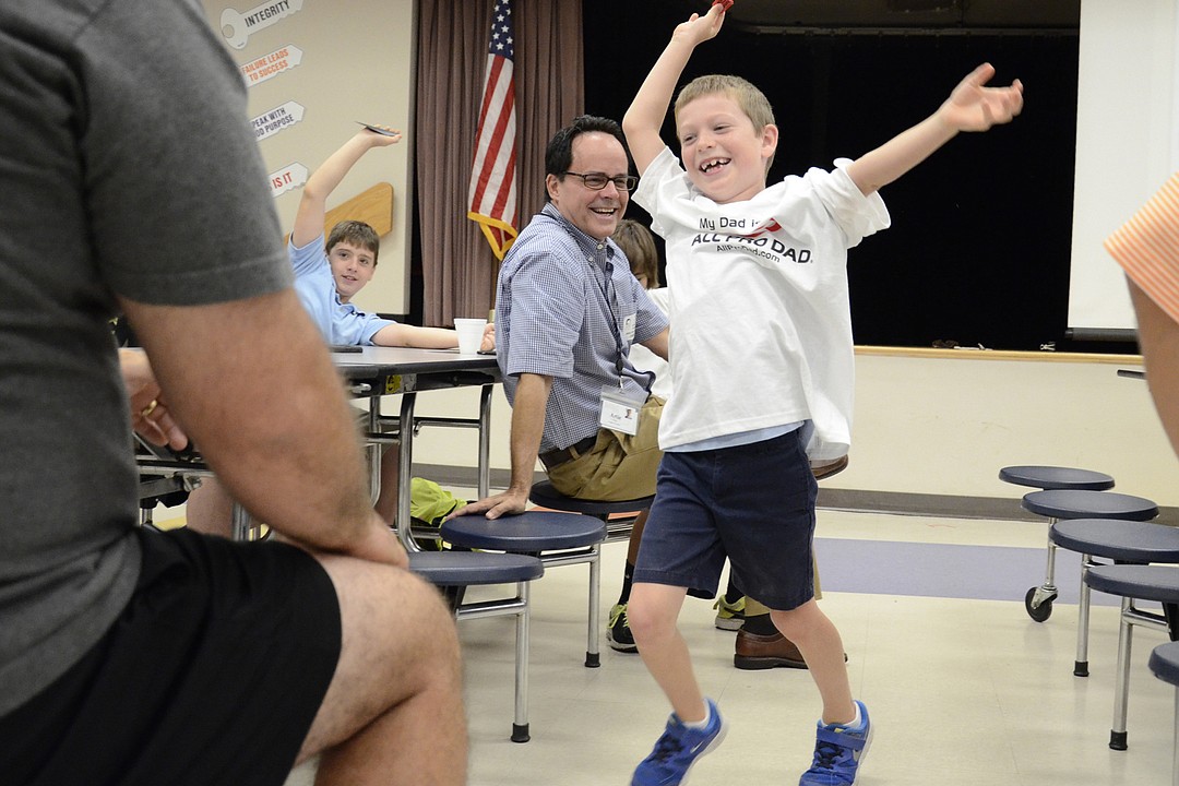 Willis Elementary students and dads bond at final All Pro Dad Breakfast ...