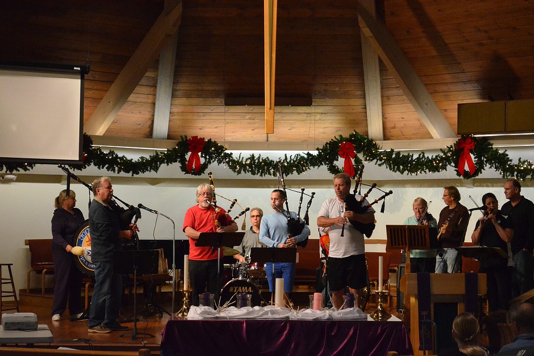 PHOTO GALLERY: Jacobites Pipe & Drum Band | Your Observer