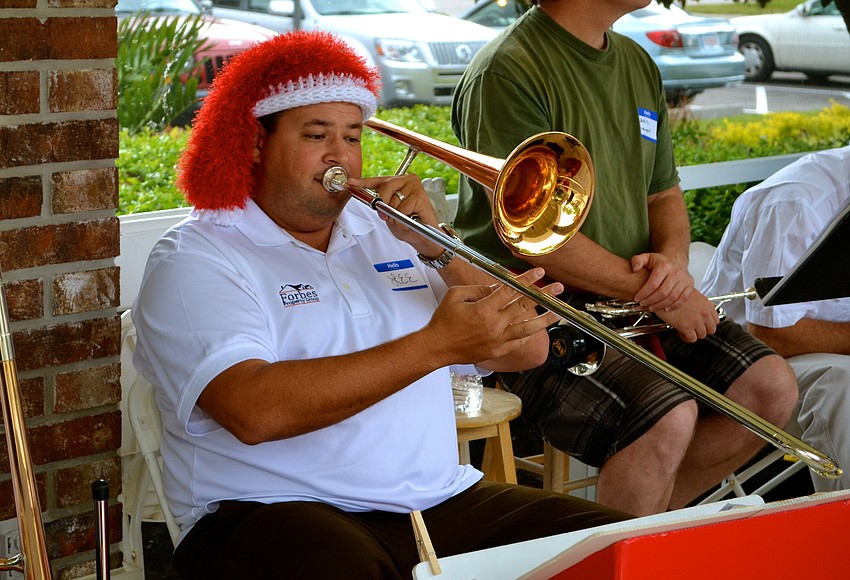 Your Observer | Photo - Lee Forbes entertains his audience.