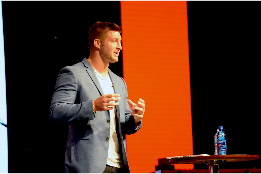 Tim Tebow returns to Bayside Community Church | Your Observer