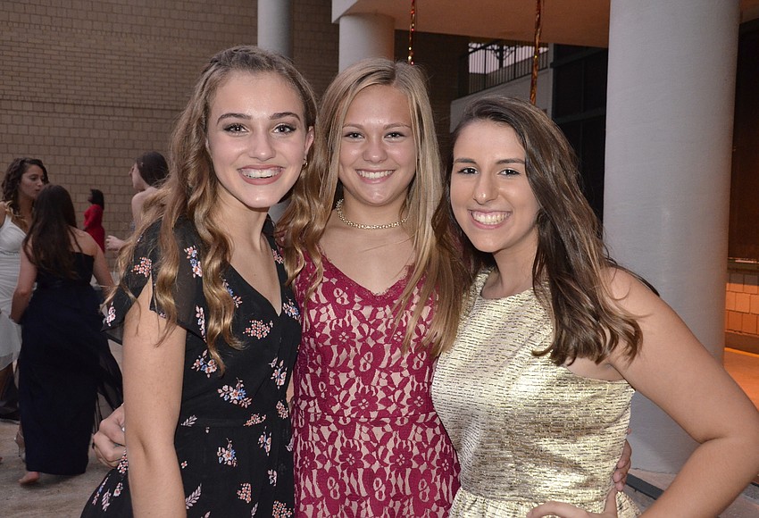 Your Observer | Photo - Grace Dunn, Taylor Ferber and Sophia Torlucci