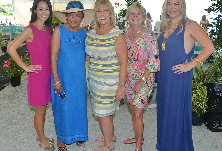 Your Observer | Photo - Co-Chairwomen Janna Kim, Audrey Coleman and ...