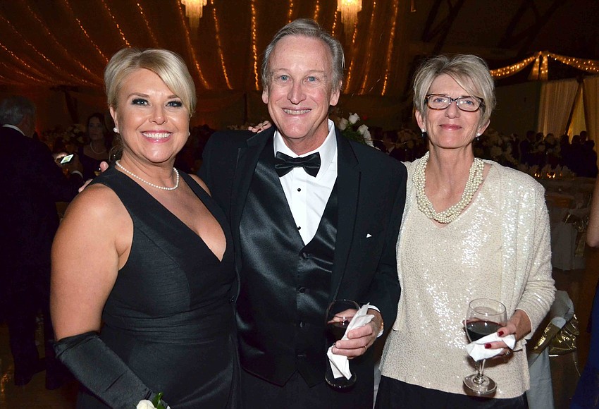 Your Observer | Photo - Sherry Edwards with David and Lyn Wallace