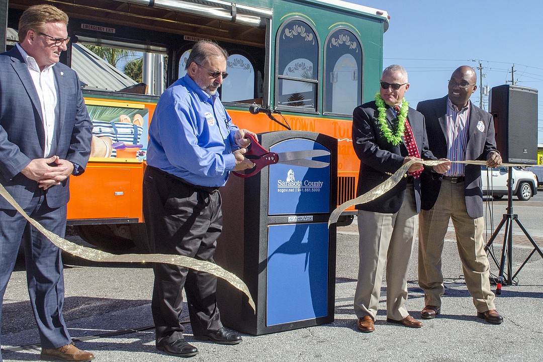Siesta turns key on new trolley service | Your Observer