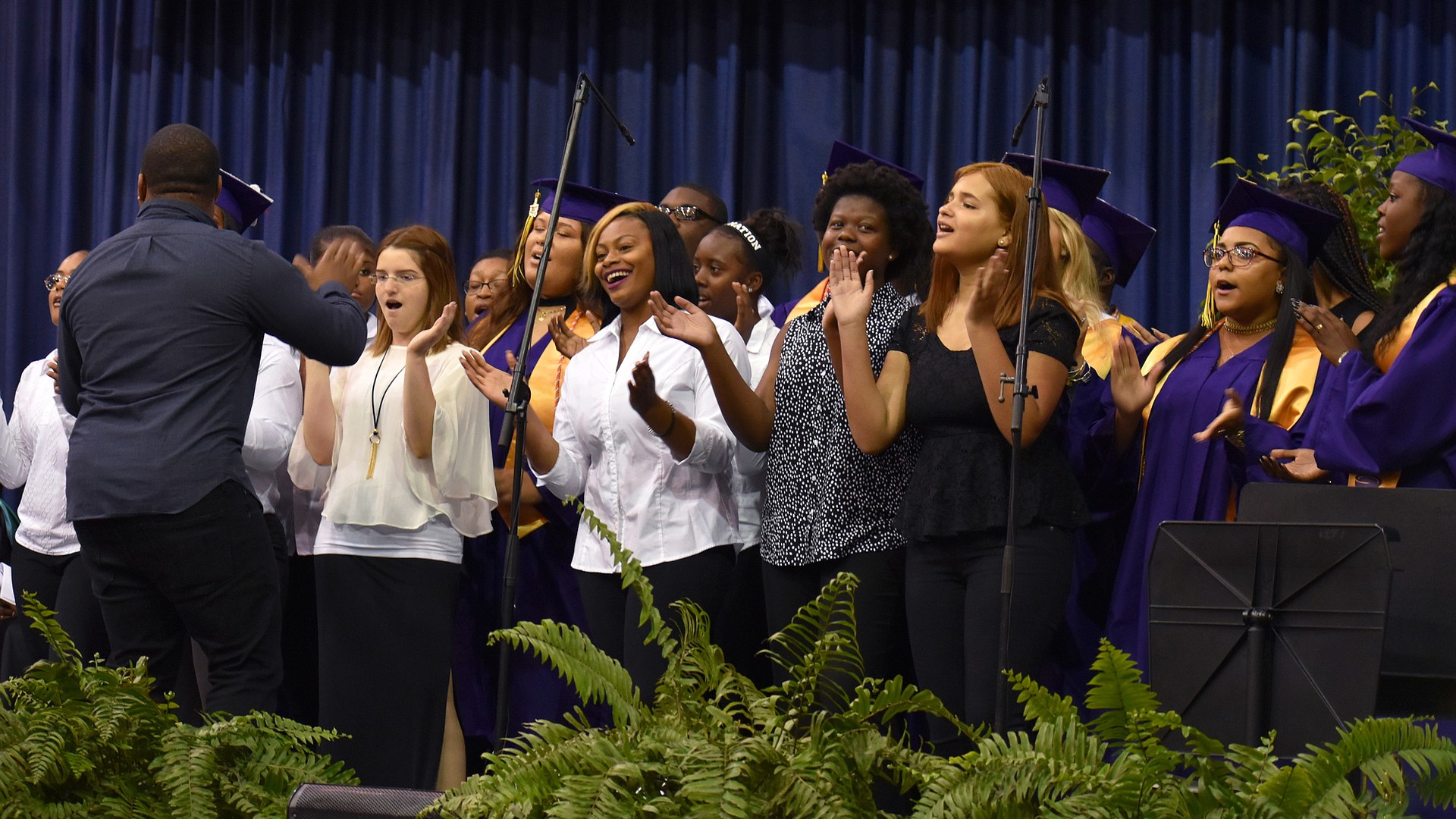 Booker High School graduates inspire spectators | Your Observer