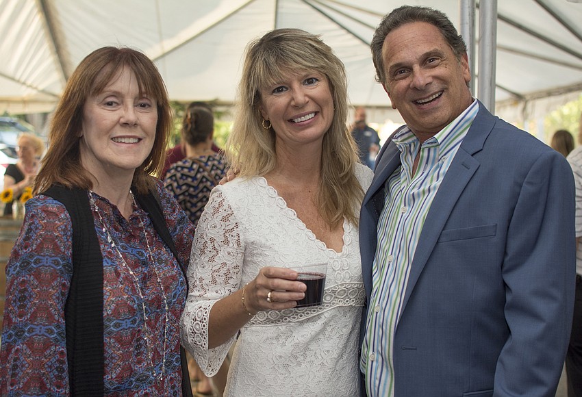 Your Observer | Photo - Berni Volkmann, Denise Kassal and Steven Husak