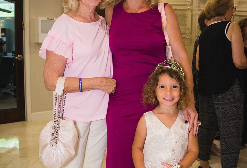 Your Observer | Photo - Sandi, Nicole and Skylar Chapnick