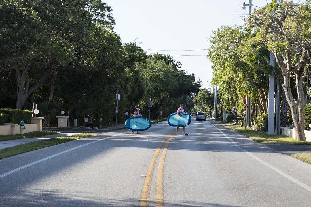 Pedestrians, cars at odds on Siesta Key | Your Observer