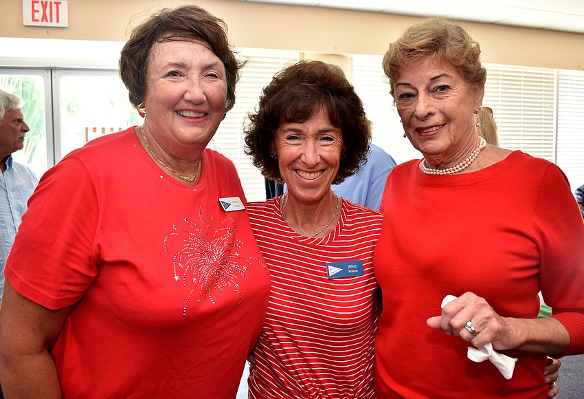 Your Observer | Photo - Nancy Hoey, Hilory Seaton and Joyce Dombrowski