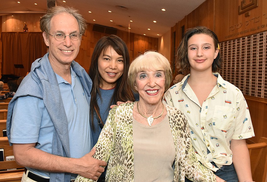 Your Observer | Photo - Earl, Lily, Doris and Sunny Kaplan