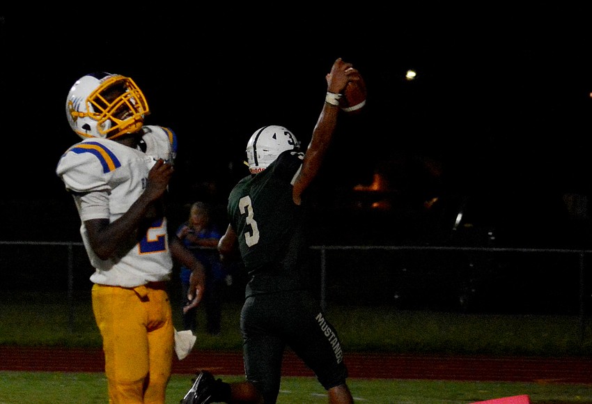 Your Observer | Photo - Lakewood Ranch junior running back Isaiah ...