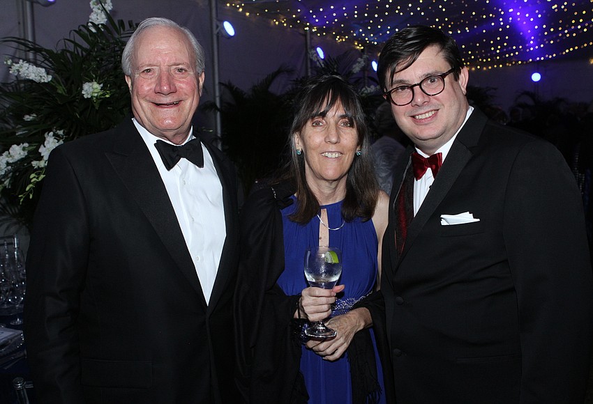 Your Observer | Photo - Skip Swan with Dianne and Glenn Shipley