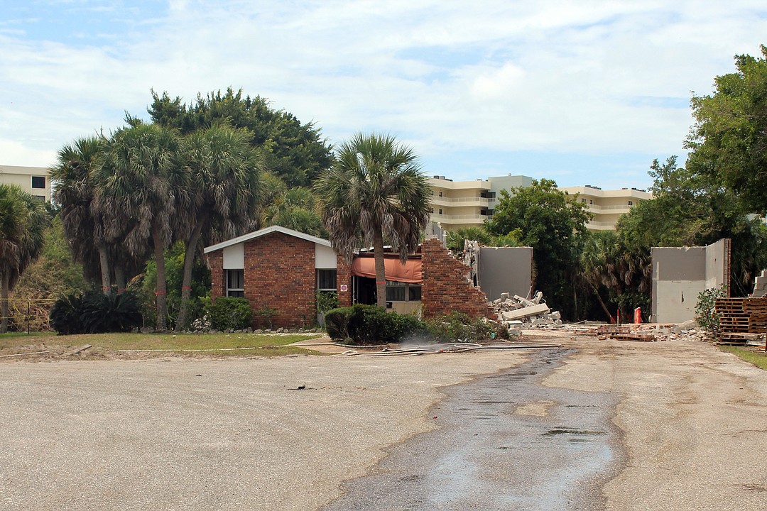 Demolition begins on Siesta Key fire station | Your Observer