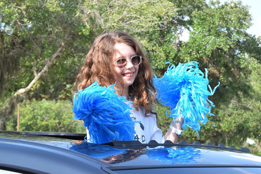 Graduation ride bubbles over at Gene Witt Elementary | Your Observer