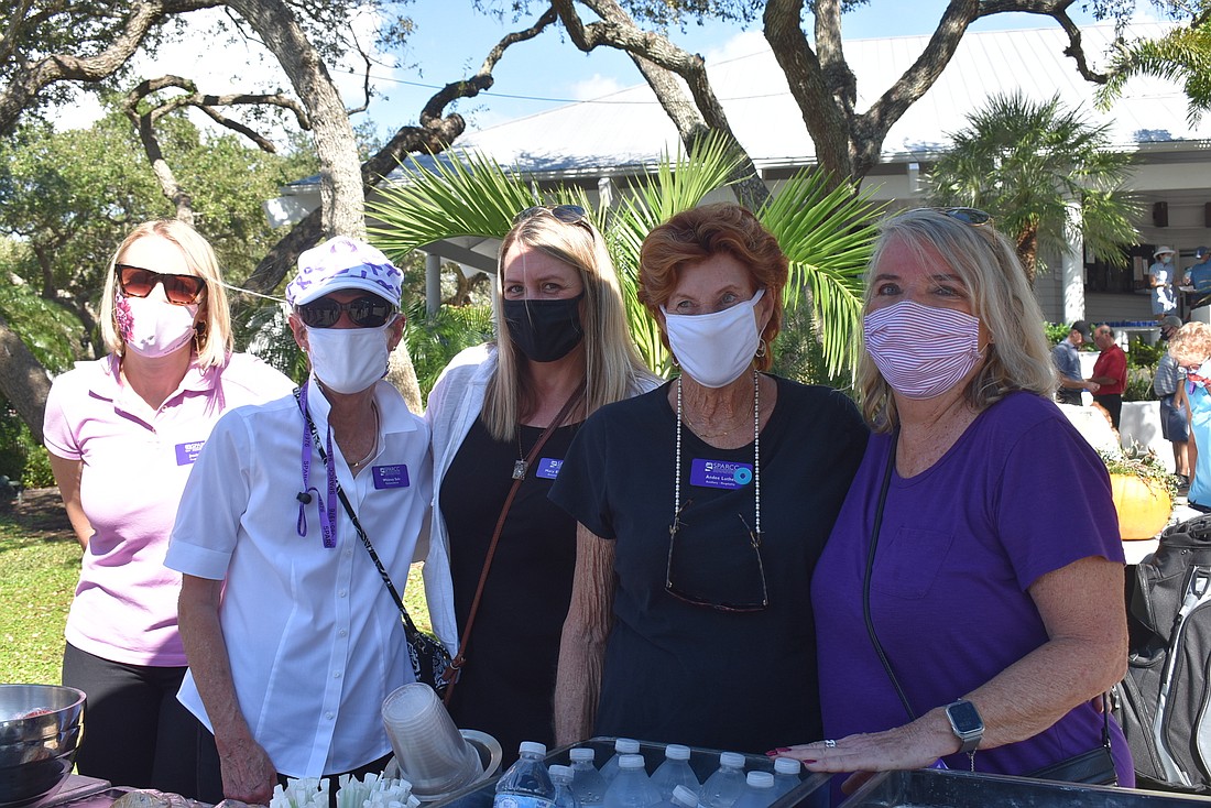 Your Observer | Photo - Jessica Hays, Whitney Sale, Mary Ellen Mancini ...