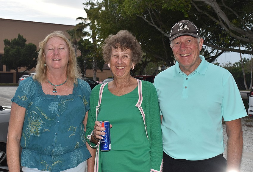 Your Observer | Photo - Nancy Gornto, Anne Rutz and Dan Rutz