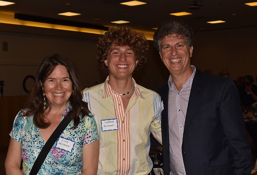 Your Observer | Photo - Lisa, Gabriel and Lee Mirman