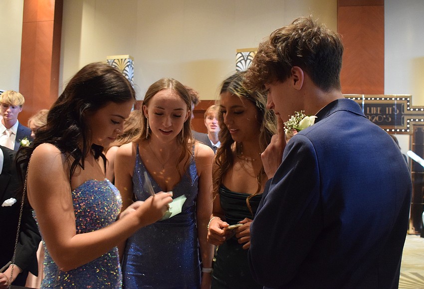 Your Observer | Photo - Seniors Taylor Liffey, Emma Hurrle, Gabby ...