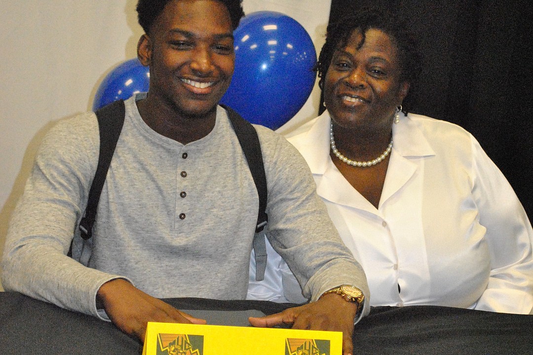 Five sign letters at Ocoee High's National Signing Day | West Orange ...