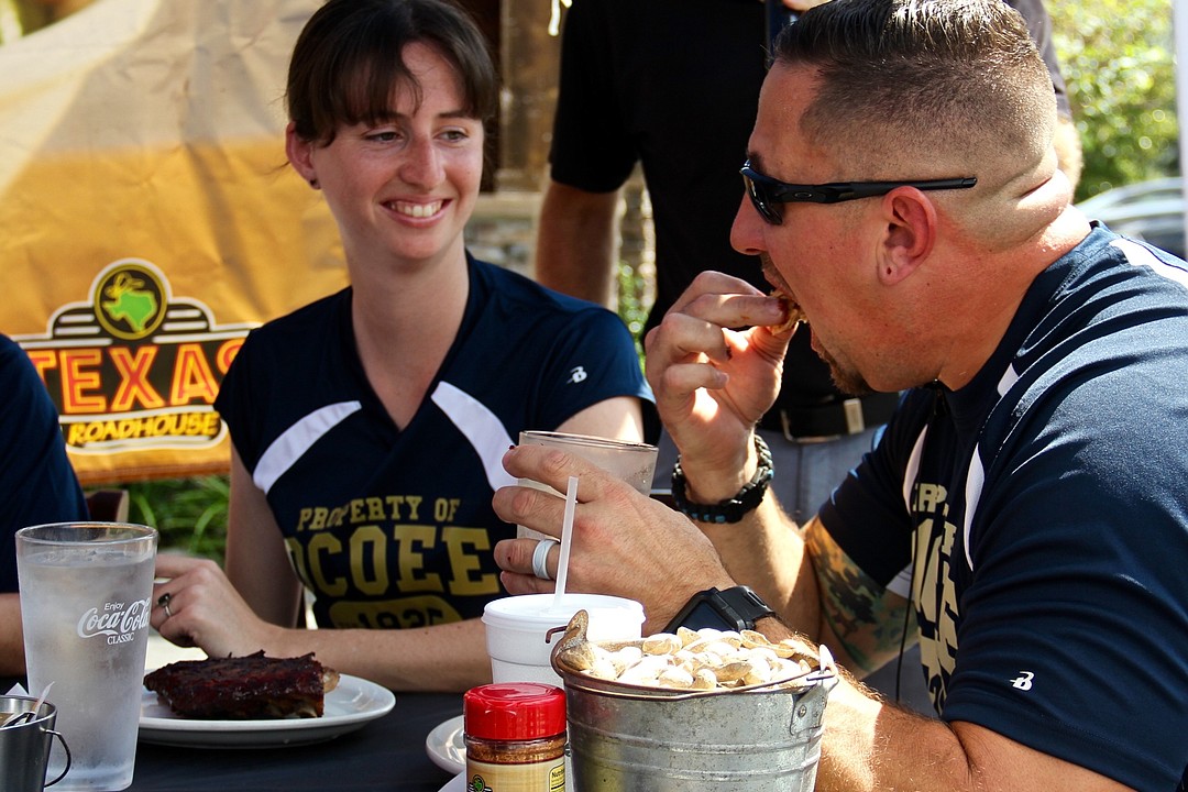PHOTOS: Texas Roadhouse Rib-Eating Contest | West Orange Times & Observer