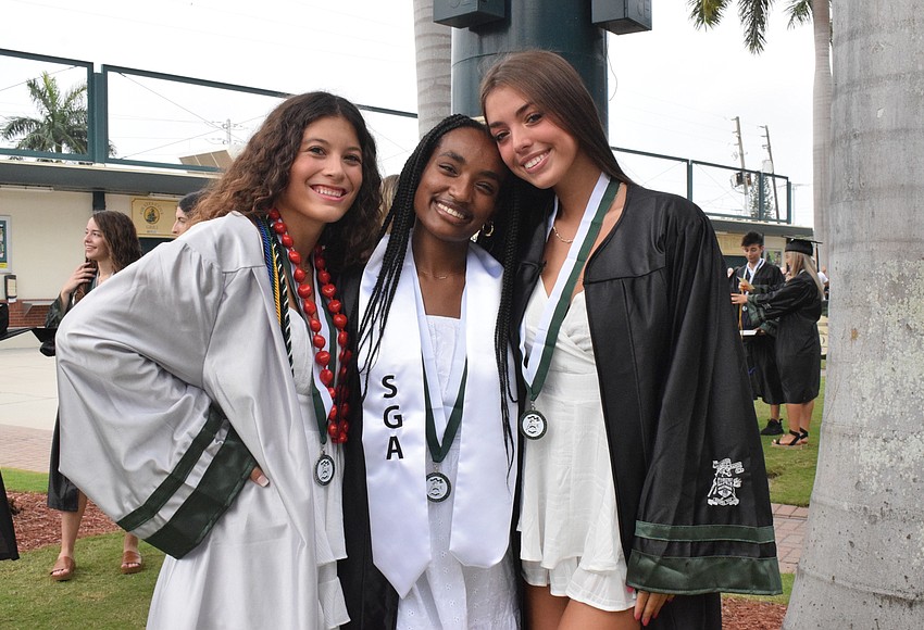 Your Observer | Photo - Camilla Sablan, Deedee Tuckerman and Taylor ...