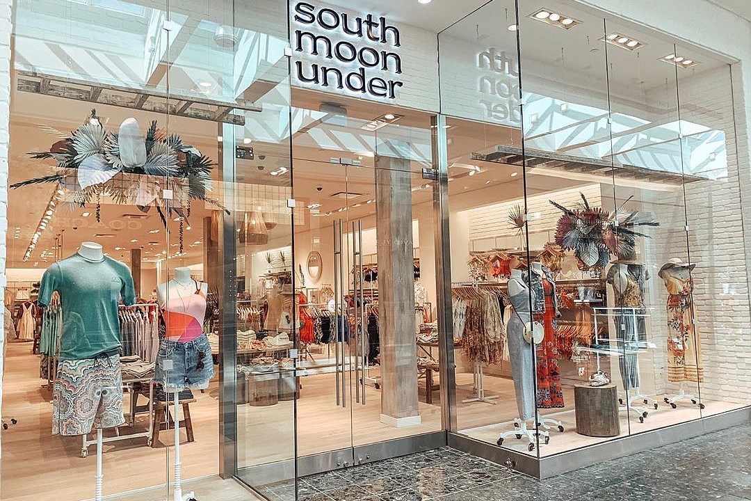 Retailer South Moon Under opening at St. Johns Town Center | Jax Daily ...