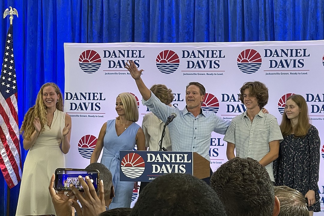 Davis kicks off 2023 mayoral run, says it's time for city to 'seize ...